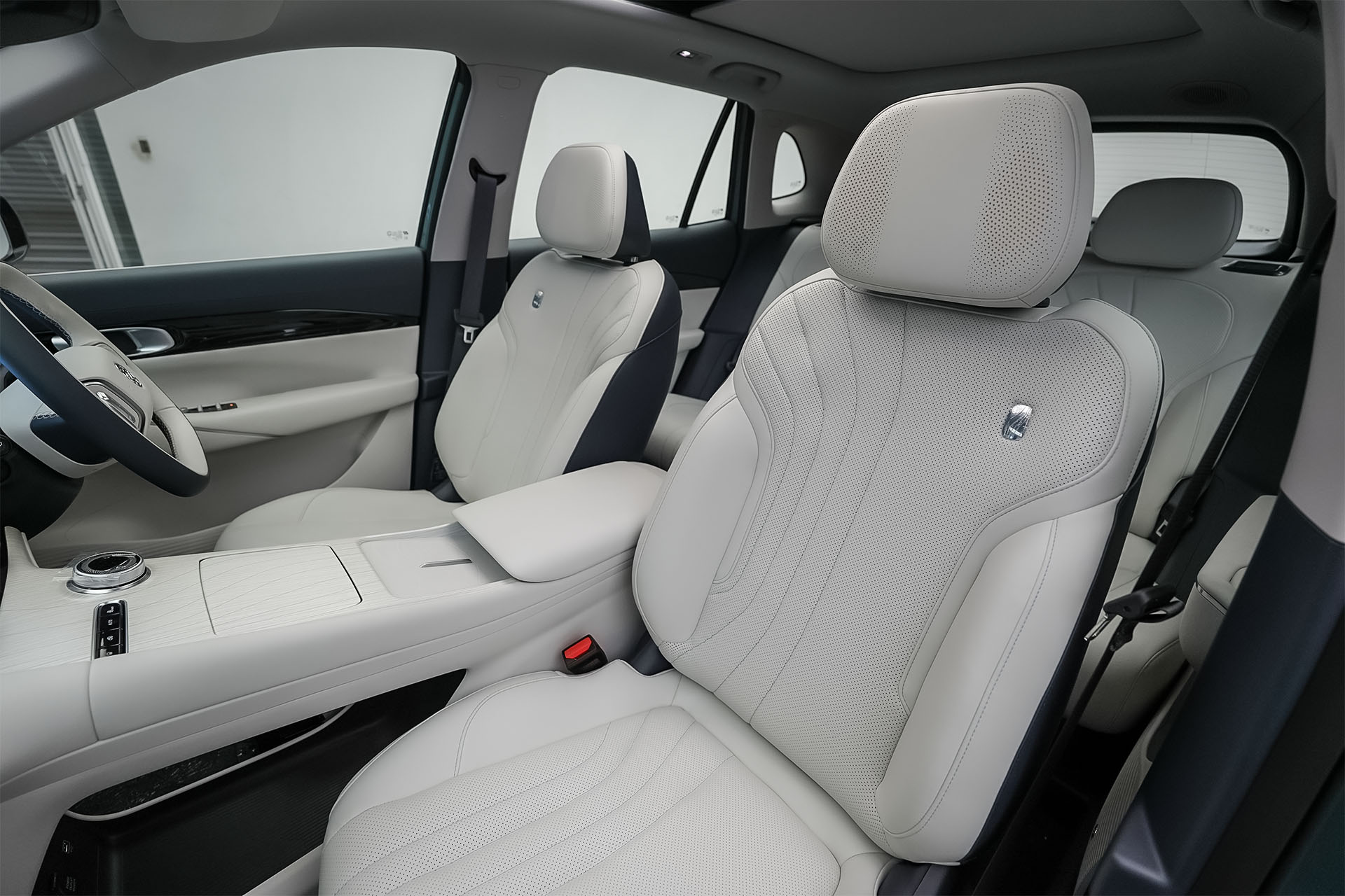 2025 Proton eMas 7 updated with Apple CarPlay, new colour – OTA rollout ...