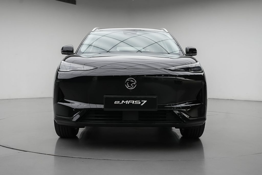 2025 Proton eMas 7 updated with Apple CarPlay, new colour – OTA rollout ...